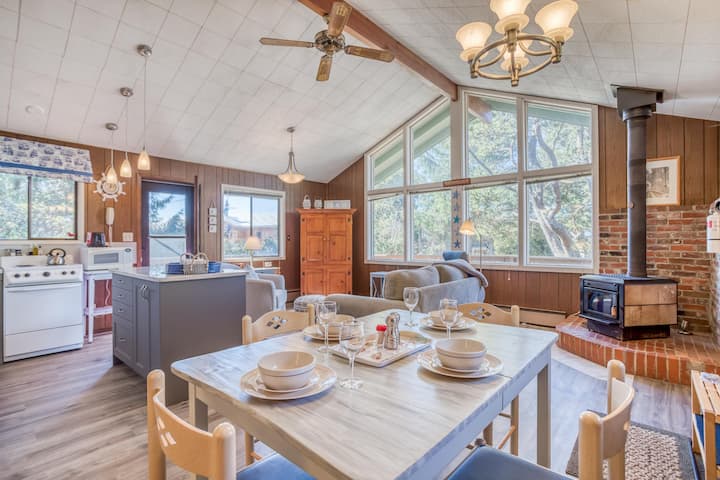 Near Beach/downtown Manzanita-the Beach Cabin - Manzanita, OR