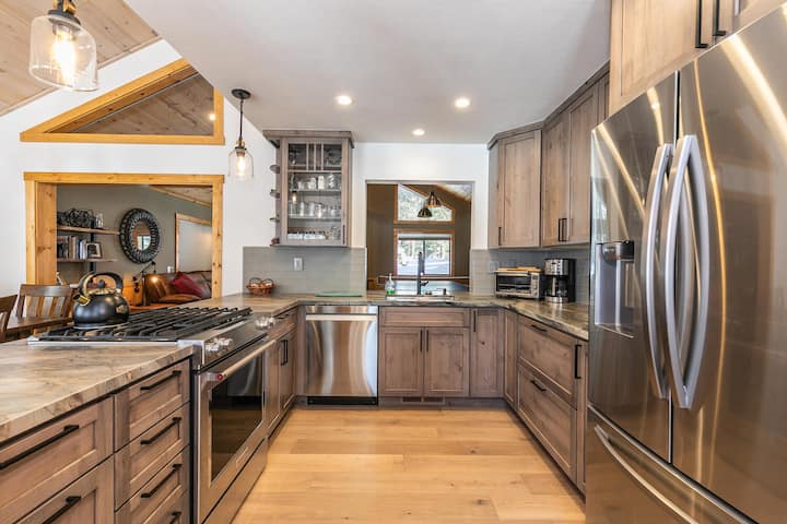 Kokanee By Tahoe Getaways - Pool Table, Fireplace - Truckee, CA