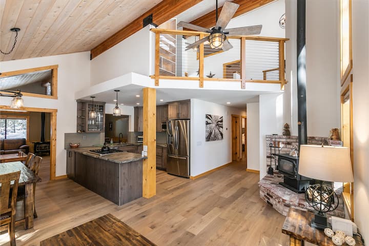 Kokanee By Tahoe Getaways - Pool Table, Fireplace - Truckee, CA