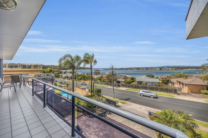 Quays 6 - Views & Location! - Merimbula