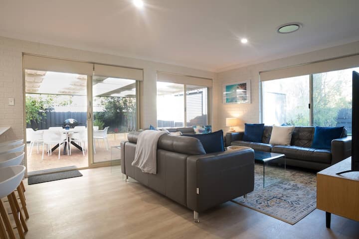 Dunsborough Bay Retreat—steps From Beach & Dining - Busselton