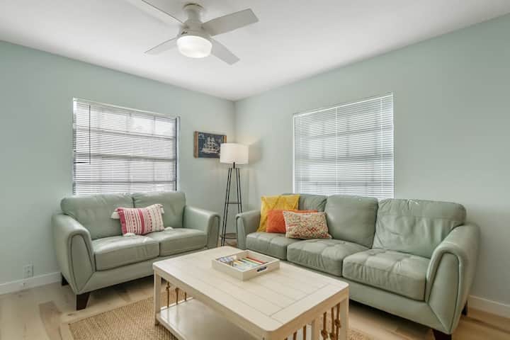 Coconut Grove| Vacation In Saint Augustine Beach! - St. Augustine Beach, FL