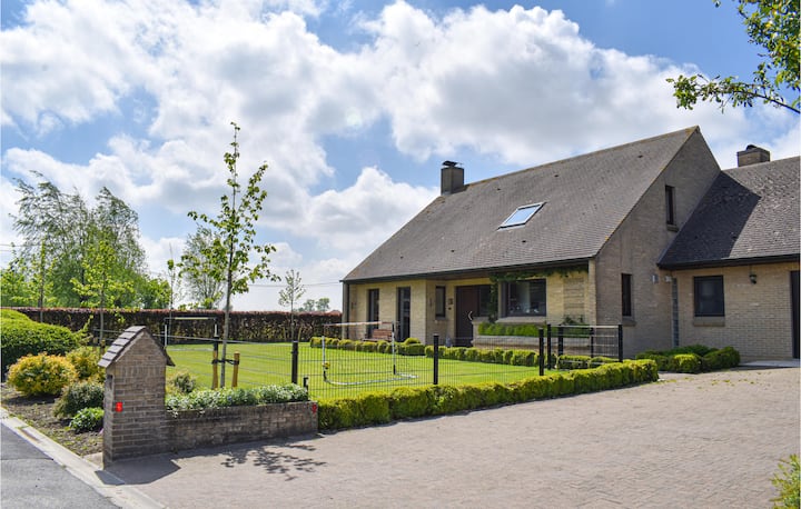 Stunning Home In Langemark With Jacuzzi - Ypres