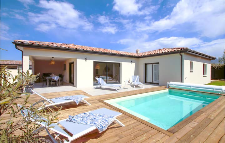 Nice Home In La Bégude De Mazenc - Drôme