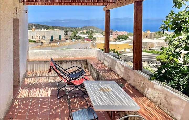 Stunning Home In Pantelleria With Wifi - Pantelleria