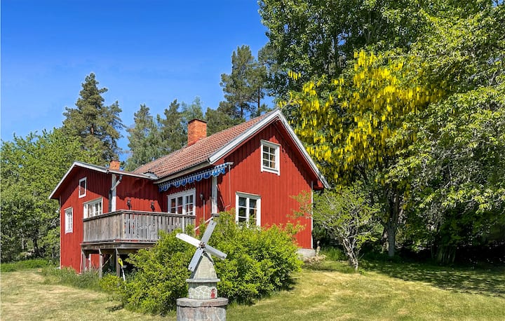 Stunning Home In Ydre With Kitchen - Tranås