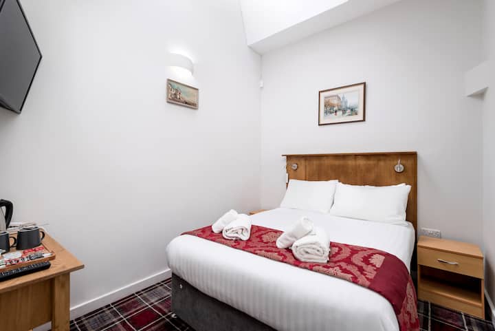 Smith Place Hotel Room 9 - Edinburgh
