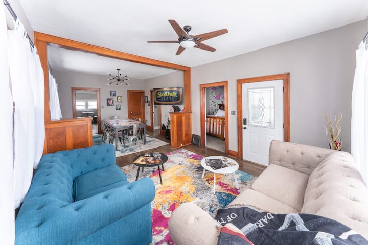 The Riff: Sleeps 10, Close To Dt, Music-themed Fun - Sioux Falls, SD