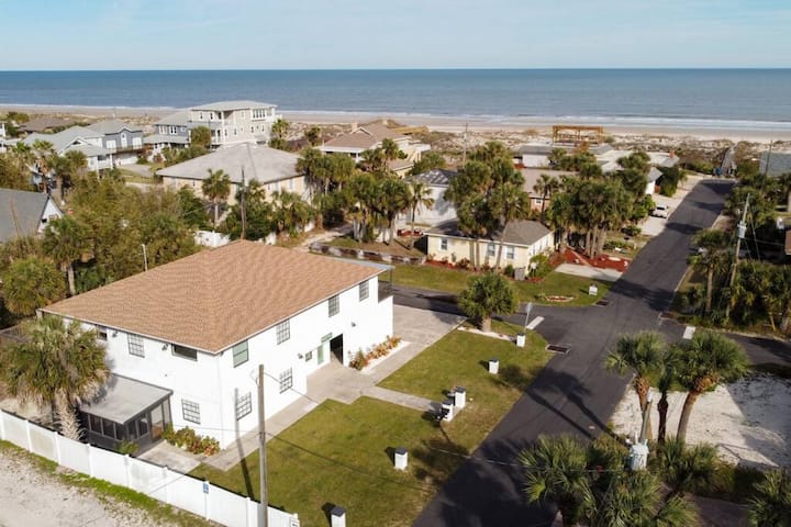 Palm Tree Suite | Beach Days Await! - St. Augustine Beach, FL