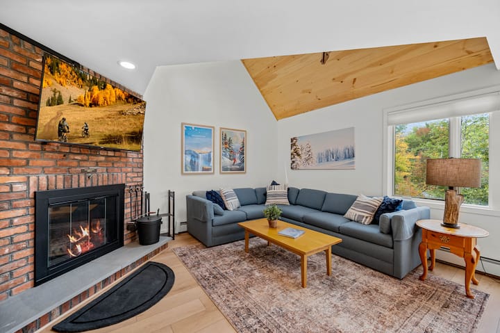 Beauty And The Beast Of The East: 3br/3ba W/ Mountain Views, Hot Tub, Pool, Shuttle - Killington, VT