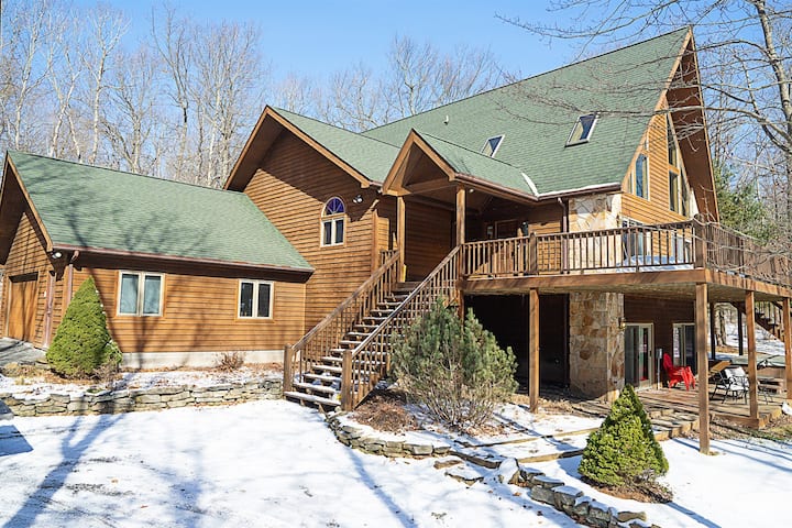 Whispering Retreat In The Heart Of Deep Creek Lake - Deep Creek Lake, MD