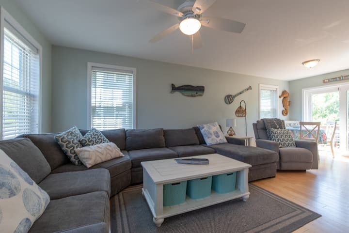Amazing Briggs Farm Beach Rental - Narragansett, RI