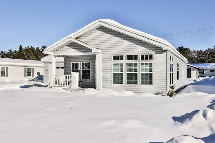 Conveniently-located 2br Dog Friendly | Patio - Eagle River, WI