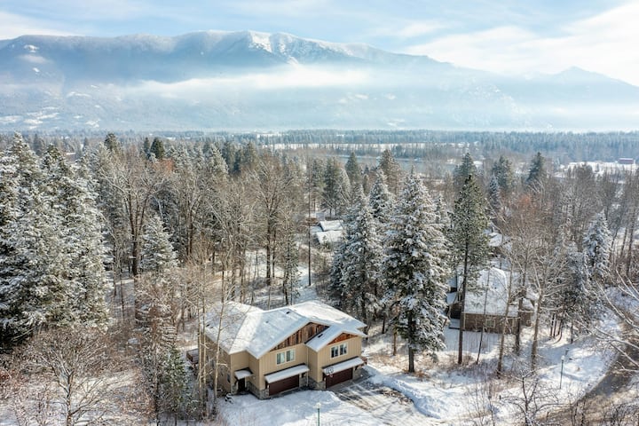 4br Glacier National Park | Hot Tub - Columbia Falls, MT