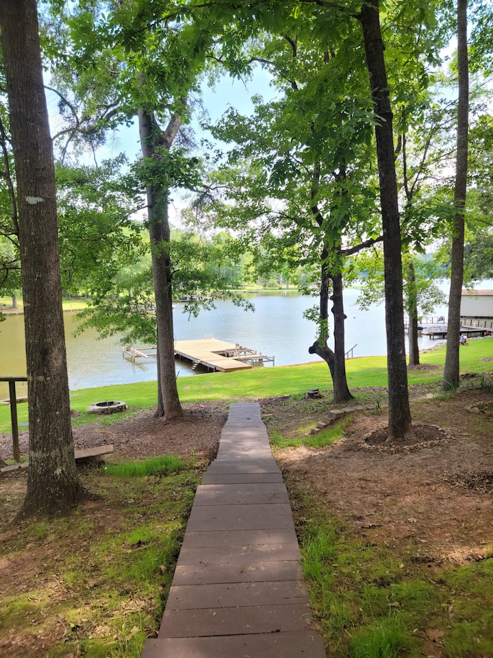 Waterfront Lake Sinclair Home - Lake Sinclair, GA