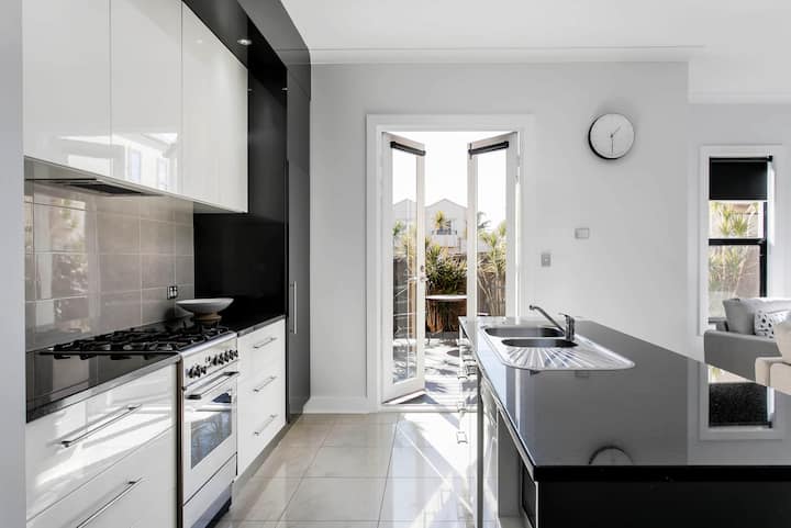 Belle Maison - Glenelg, Cafe, Family, Beach - Glenelg