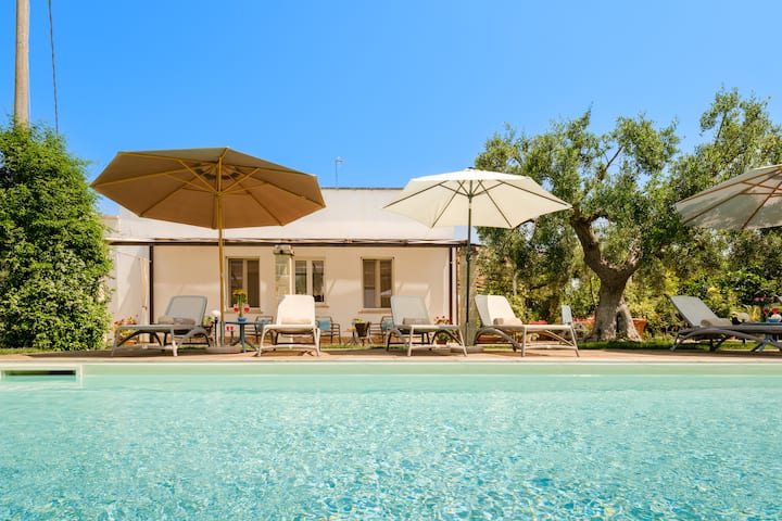 The Olive Whisper: Pool & Garden Near The Sea - Polignano a Mare