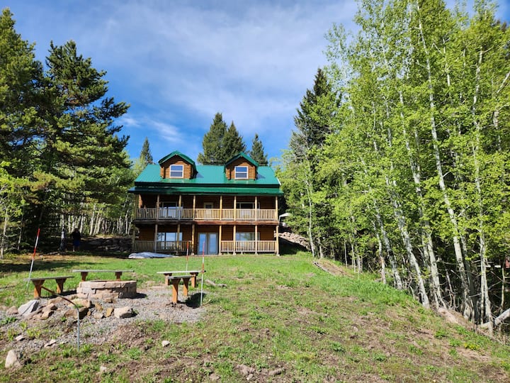 Balsam Hill Lodge - 20 Miles From Ynp | Fire Pit - Henrys Lake, ID