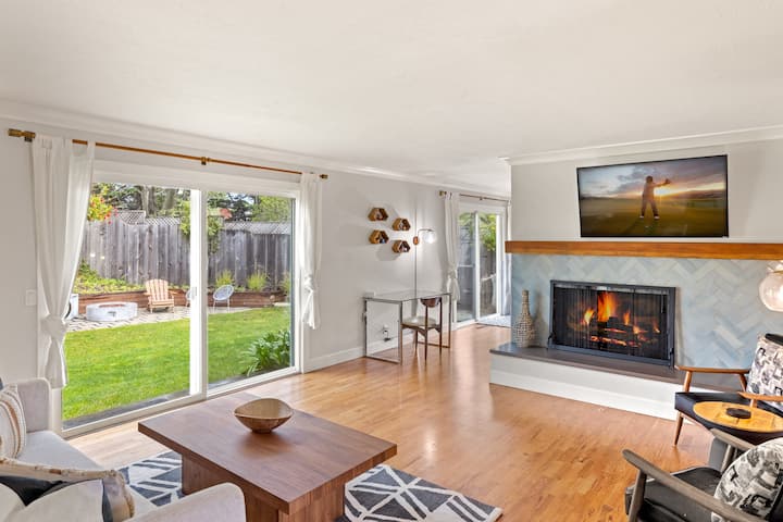 Oak Place Too: Beautiful Updated 4 Bedroom 3 1/2 B - Carmel-by-the-Sea, CA