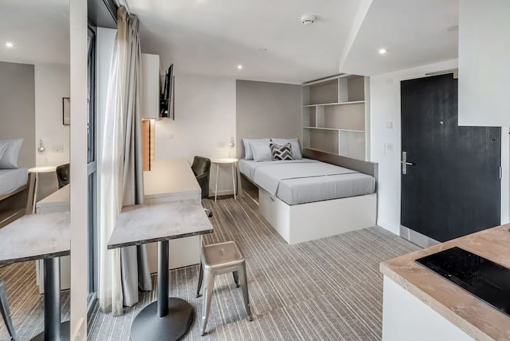 Modern Studio Near North Acton Station - Park Royal - London
