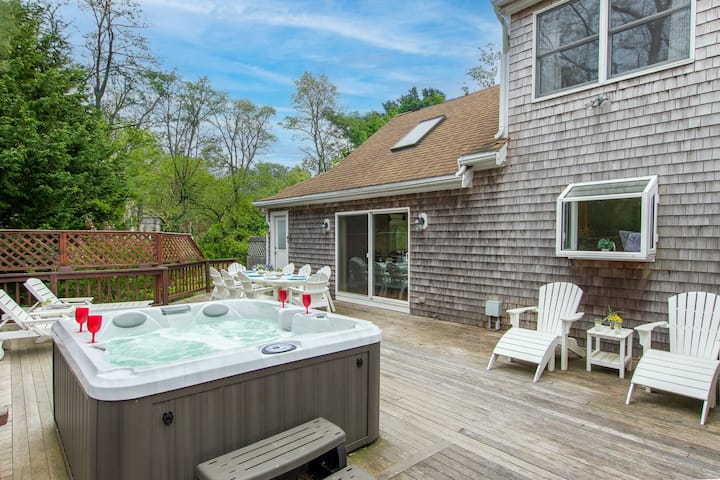 Hot Tub, Game Room, Large Private Yard! - Eastham, MA