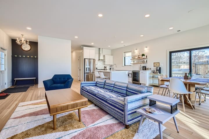 Renovated 3 Bdr Army Barracks - Arvada, CO