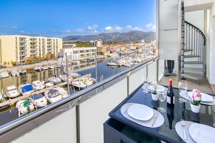 Bel Duplex Vue Marina Avec Solarium Et Piscine - Roses