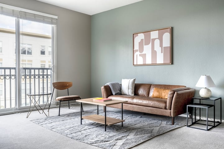 Blueground | Santana Row, Pool, Nr Highways - Santa Clara, CA