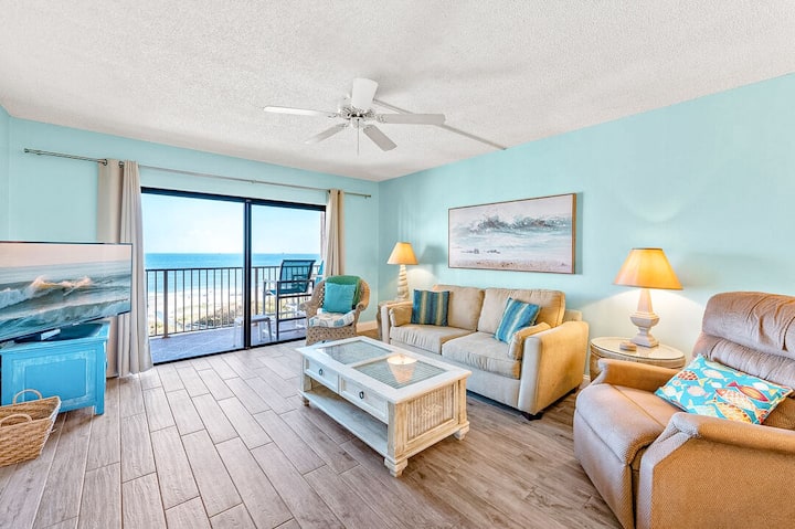 Cape Canaveral Bliss, Direct Beach Access & Pool - Cape Canaveral, FL
