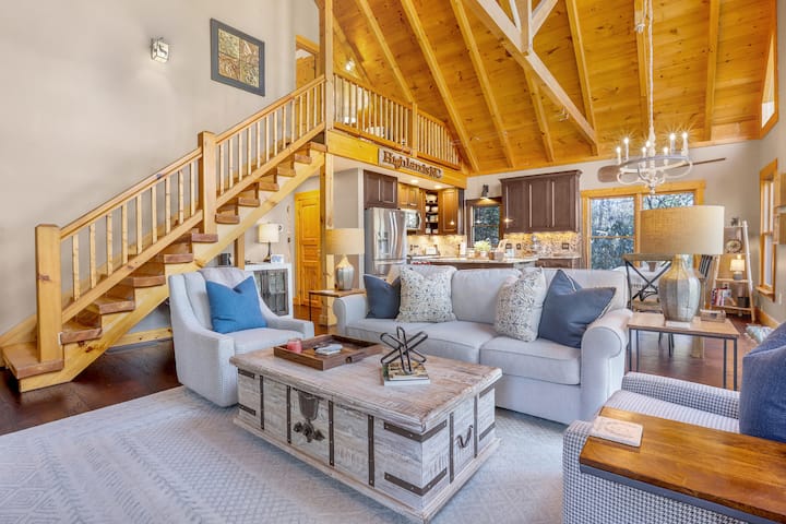 Glen Falls Cottage - Mountain Getaway - Highlands, NC