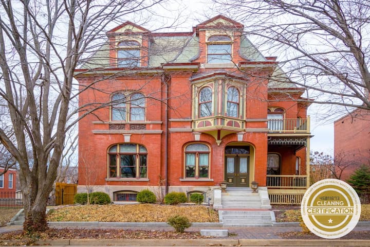 5br/4.5ba Victorian Lafayette Manor / Abodebucks - St. Louis, MO