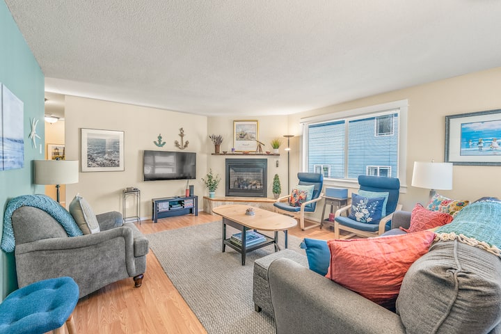 Surf Song - Walk To The Beach - Lincoln City, OR