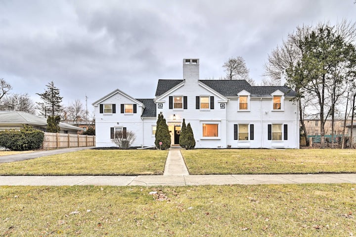 Luxurious Detroit Home - Walk To Golf & Park! - Oak Park, MI