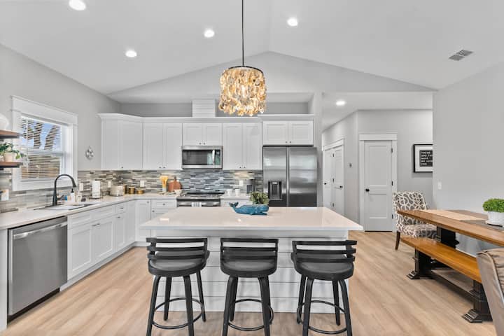 3 Bedroom Brand New House Near Beach | King Bed - St. Augustine Beach, FL