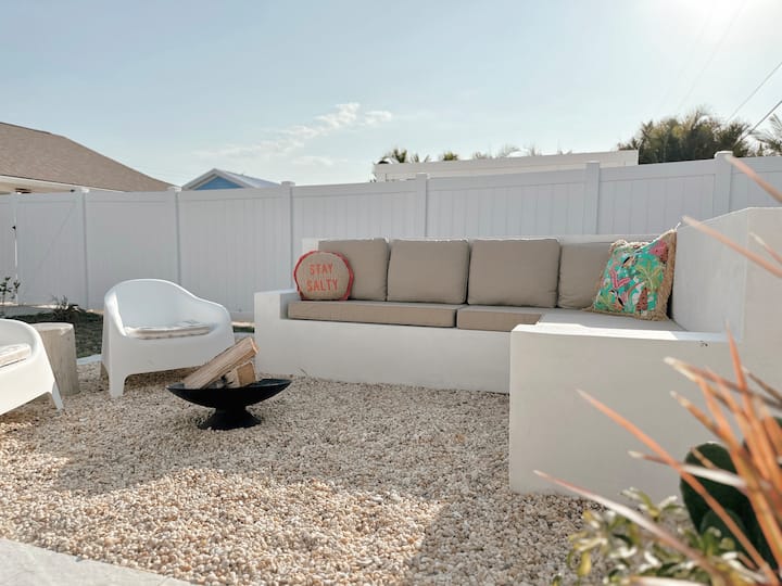 Entire Duplex-private Yard/near Port/walk To Ocean - Cocoa Beach, FL