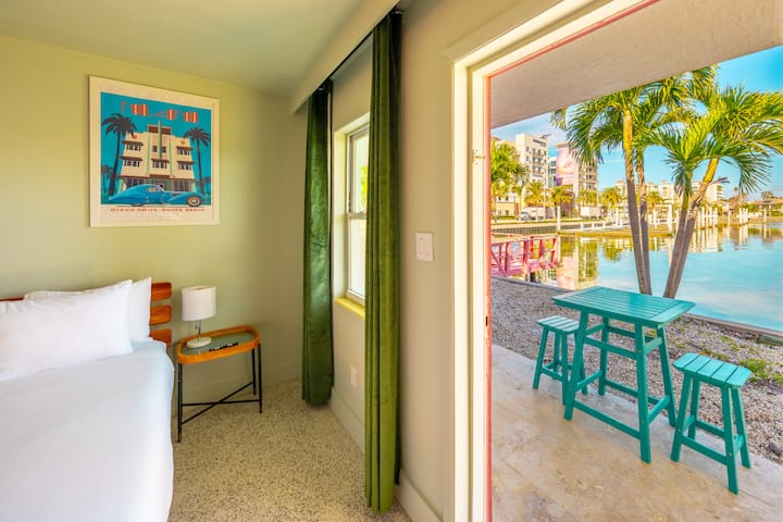 Renovated 2025 - Water View King Studio - Clearwater Beach, FL