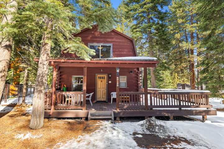 Adorable Cabin Walk To Beach! Dog Friendly - North Lake Tahoe, CA