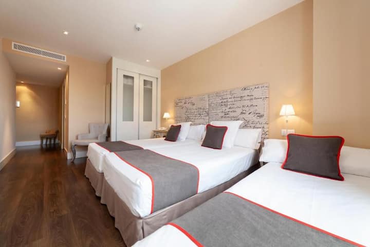 Charming Triple Room - Tomelloso
