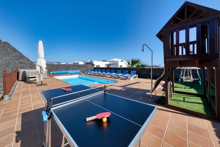 Villa Flavia - Private Pool, Jacuzzi, Bbq And Game - Playa Blanca