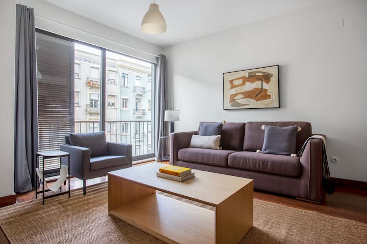 Blueground | Santo António, Furniture & Aplliances - Lisbon