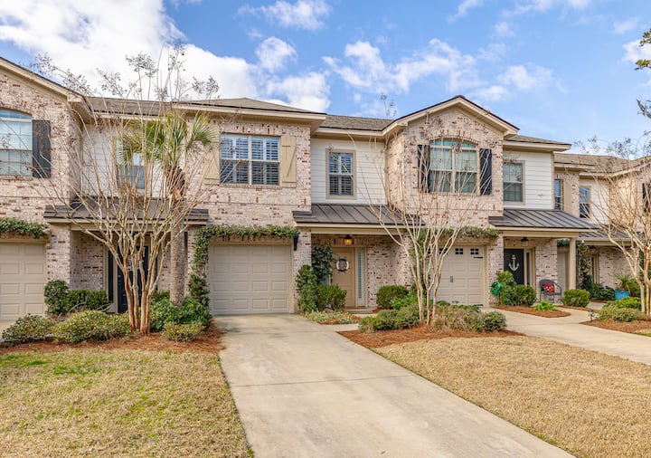 Close To Island Amenities - Brunswick, GA