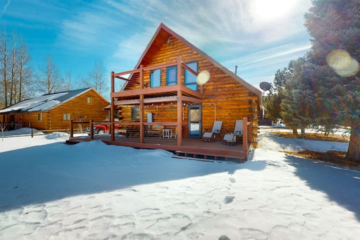 3br Riverfront | Woodstove | Balcony | Firepit - South Fork, CO
