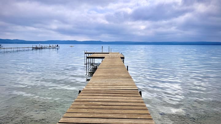 Annex Pet Friendly Cottage Walk To Glen Arbor! - Glen Lake, MI