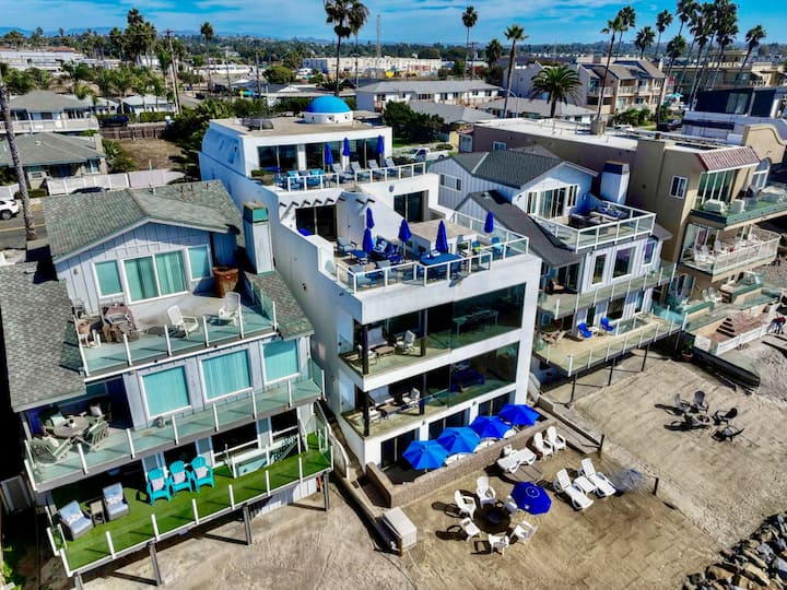 Luxury Oceanfront Villa, Roof Deck & Private Beach - Oceanside, Californie