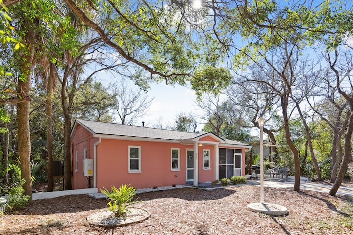 207 The Coop Central Location-pets Considedred - Folly Beach, SC