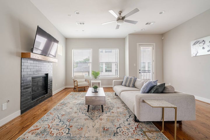 Spacious, Museum District, Downtown, 5bds, Balcony - Houston, TX
