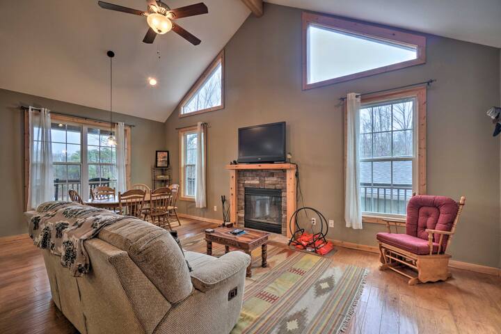 Sevierville Cabin W/ Lake Views & Wraparound Porch - Douglas Lake, TN