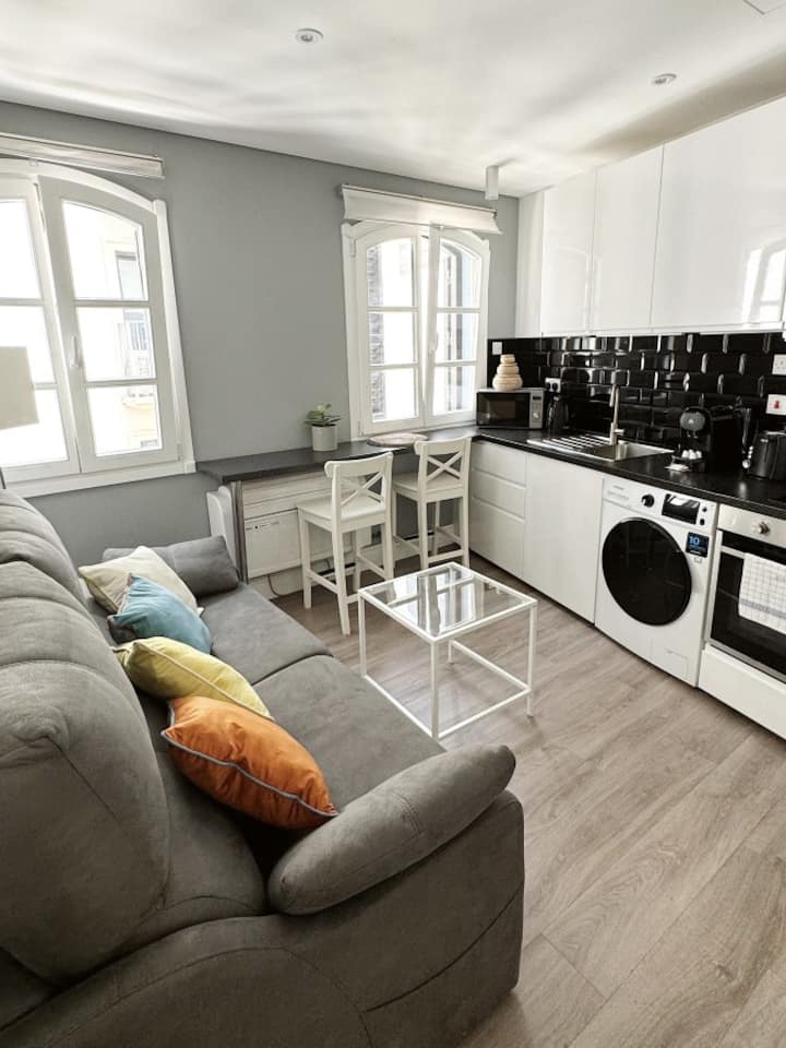 Executive City Centre One Bedroom Apartment - Gibraltar