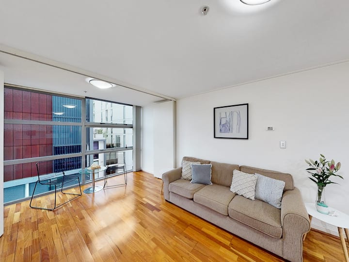 St.leonards Comfort | Modern Urban Oasis - Sydney
