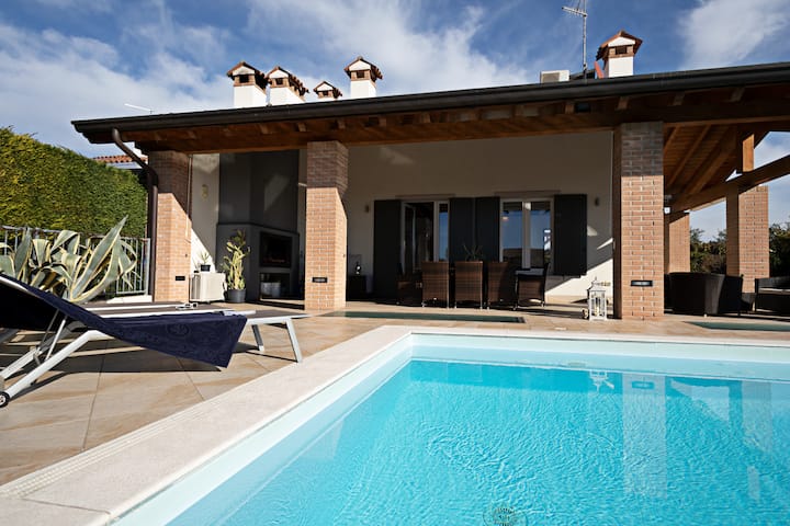 Regarda - "Villa Love" With Private Pool - Castelnuovo del Garda